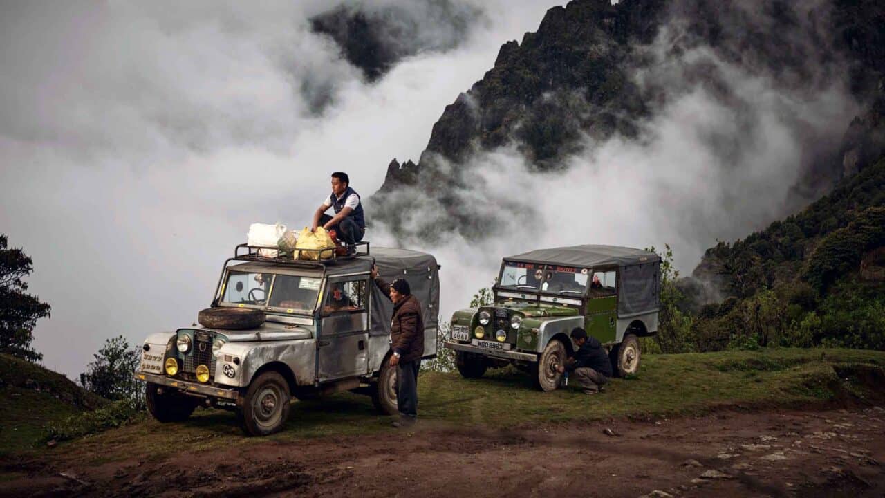 Land Rover Celebra 70 años de aventura todo terreno con expedicion a ...