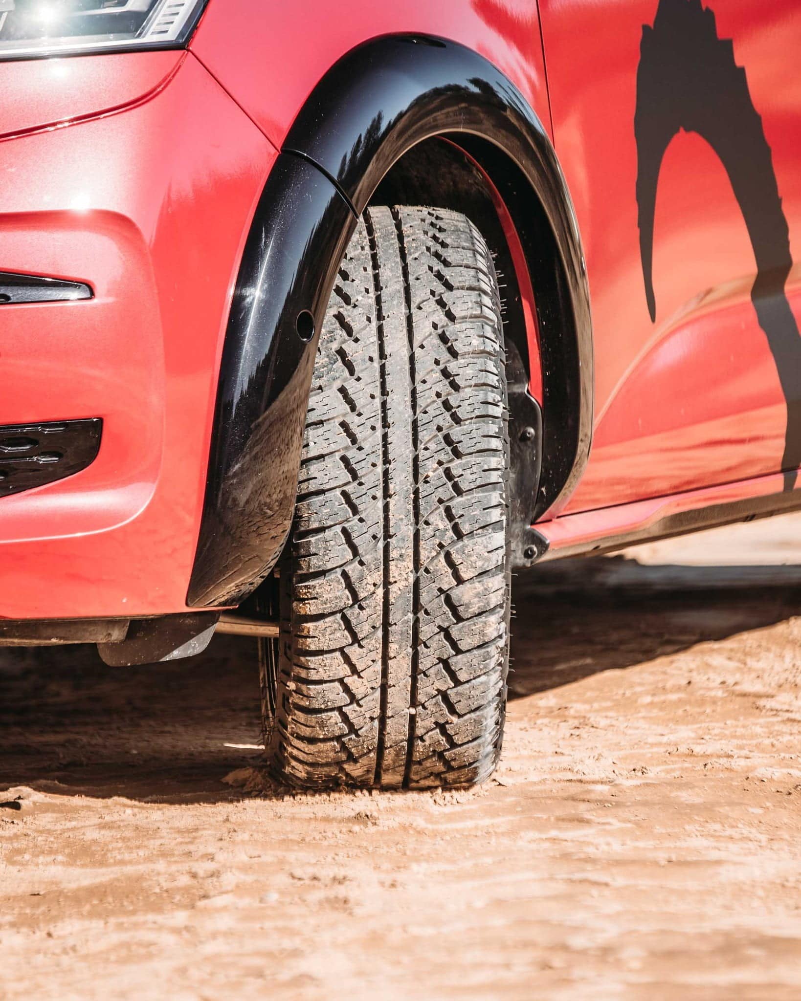 Volkswagen Multivan T7 de Delta4x4 se convierte en un vehículo off-road