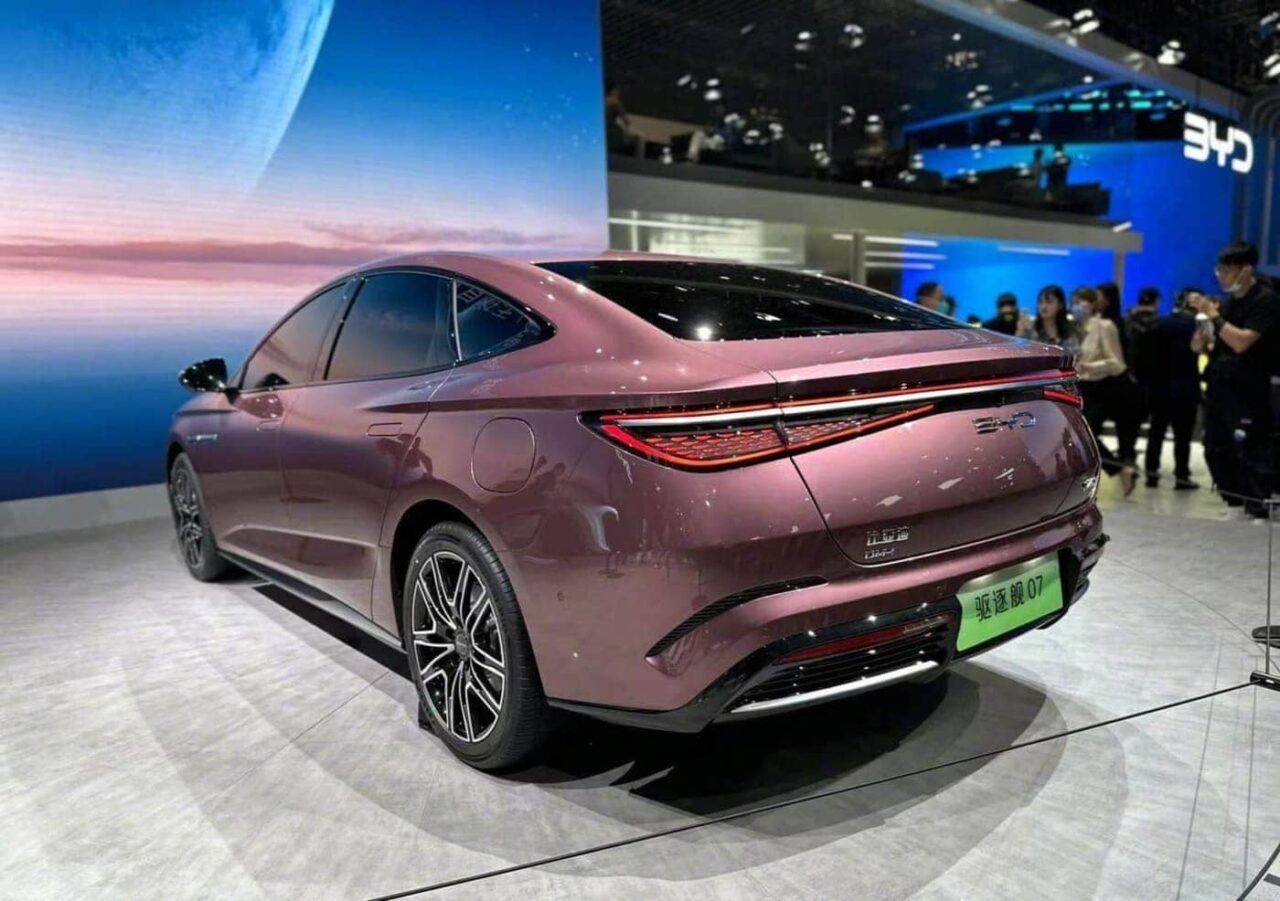 El BYD Destroyer 07 PHEV sorprende en su estreno en Shanghái