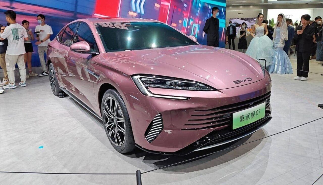 El BYD Destroyer 07 PHEV sorprende en su estreno en Shanghái