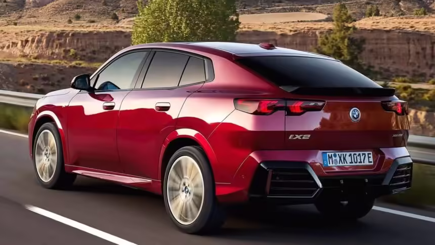 El esperado BMW iX2 2024 ha sido desvelado al mundo como nuevo EV