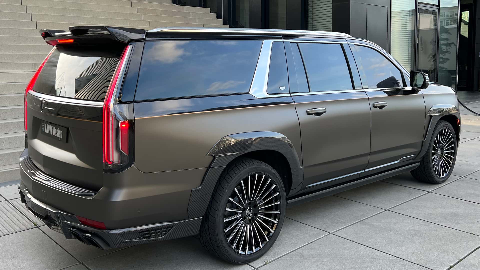 Cadillac Escalade Modificado por Larte Design: Descubre el Estilo ...