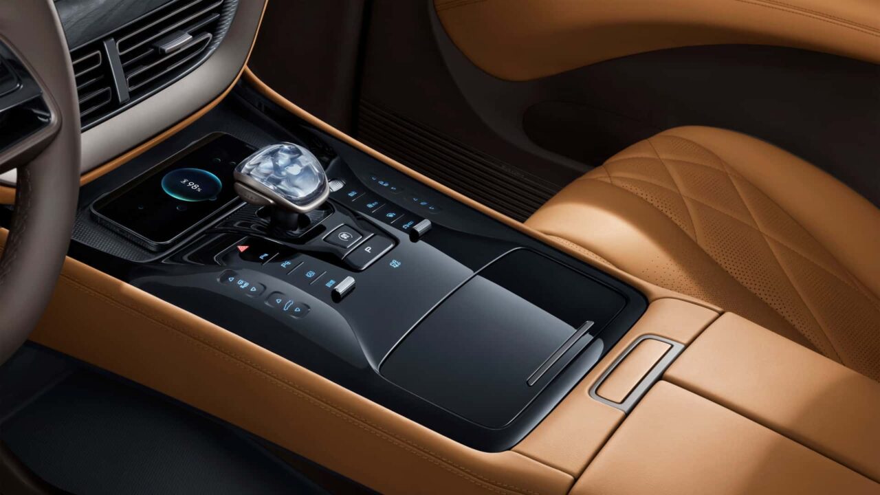 ᐅ BYD Introduce A Europa Su Innovadora Minivan Denza D9