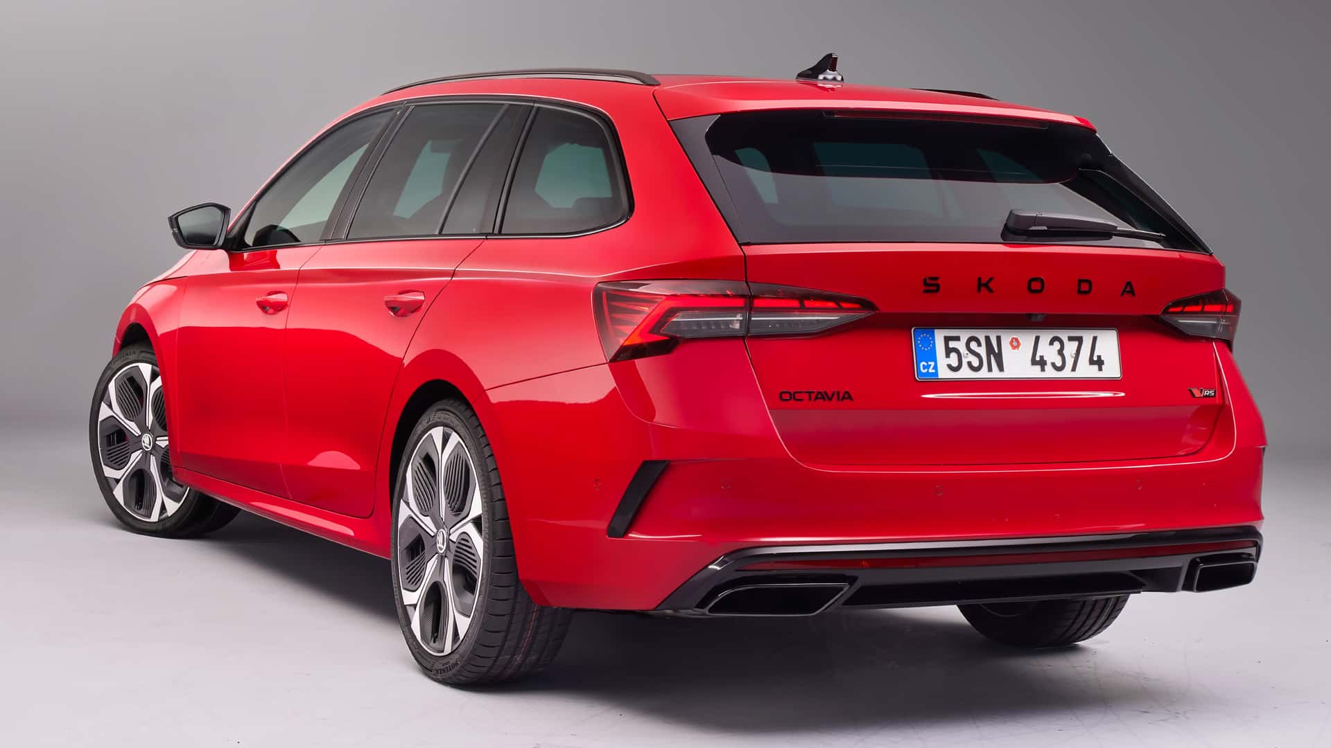 ᐅ Nuevo Skoda Octavia RS Wagon: La Combinación Perfecta De Potencia Y Práctico