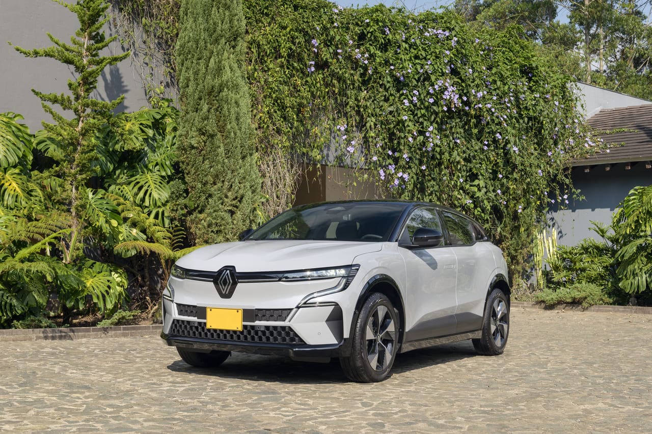 ᐅ Renault Megane E-Tech Eléctrico, Llego A Colombia Para Atraer Todas ...
