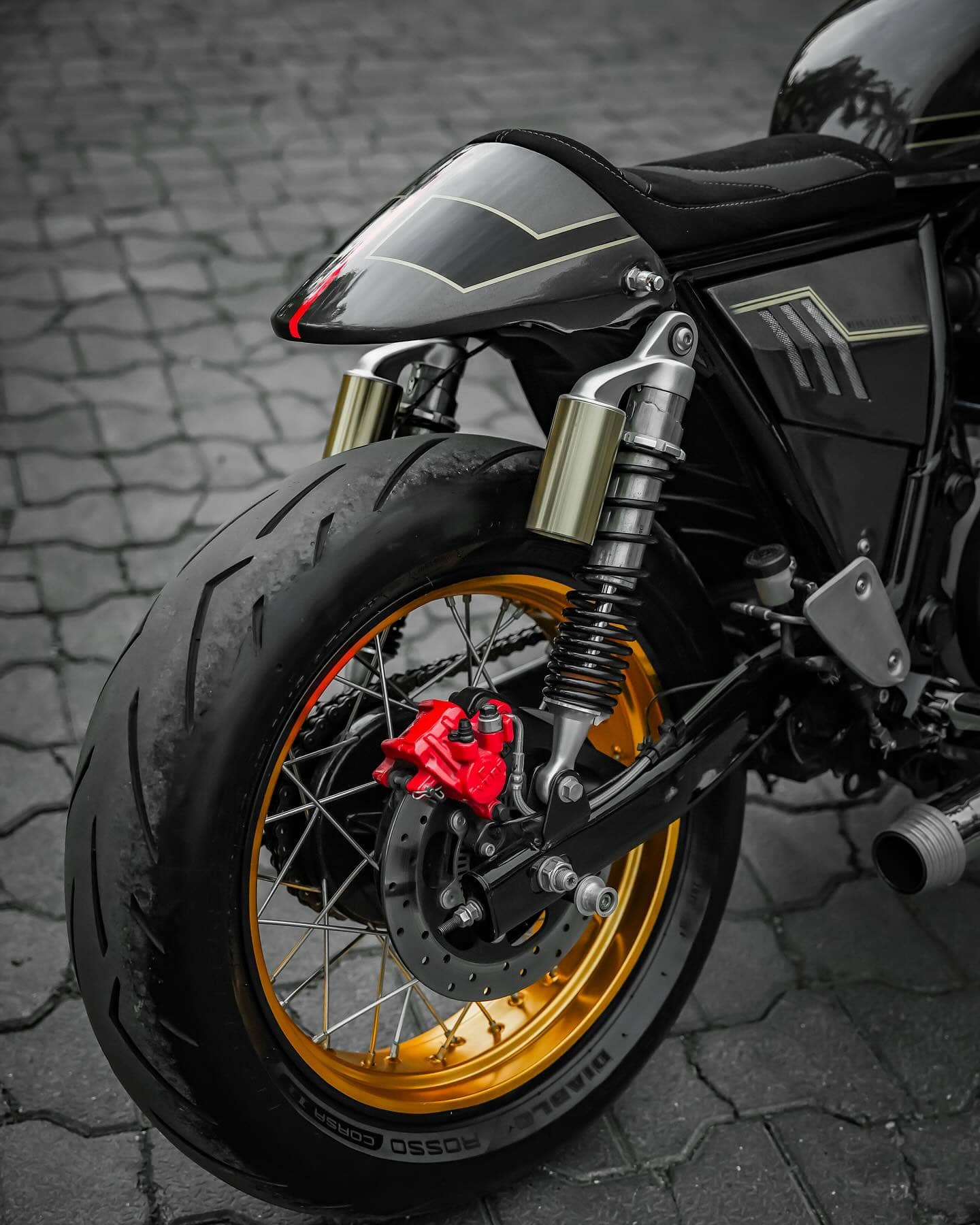 ᐅ Royal Enfield INT650 Hanzo: Una Nueva Perspectiva A La Interceptor