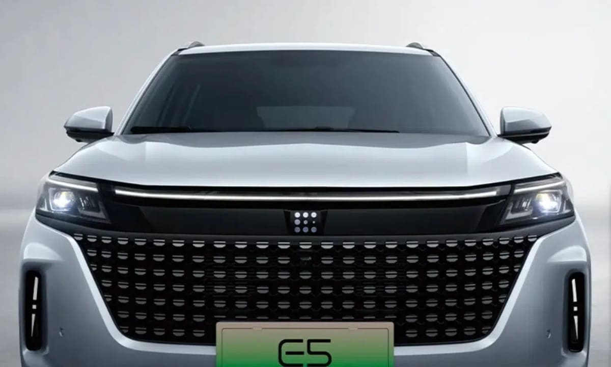 ᐅ DFSK E5: El SUV PHEV Con 7 Puestos Que Llegará Pronto