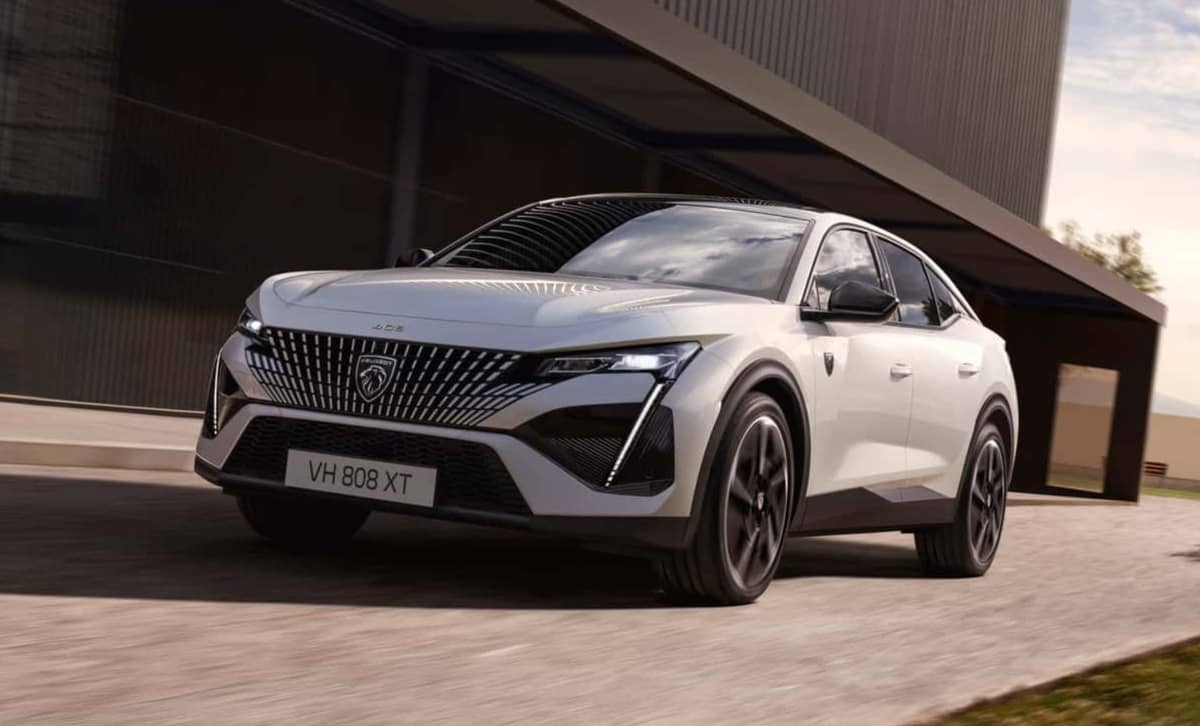 Nuevo Peugeot e-408: 214 Caballos y Más de 450 km de Autonomía