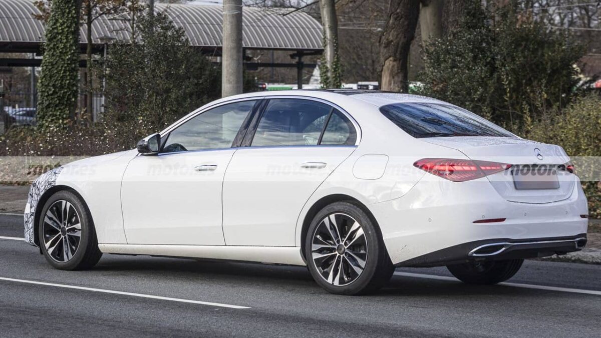 ᐅ Mercedes-Benz Clase C 2025: el Facelift Ya esta a Prueba