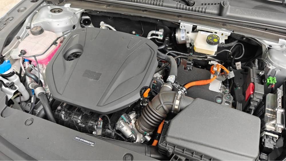 Geely Galaxy L6 EM-i: Un Sedán Híbrido Enchufable que Supera al BYD Qin ...