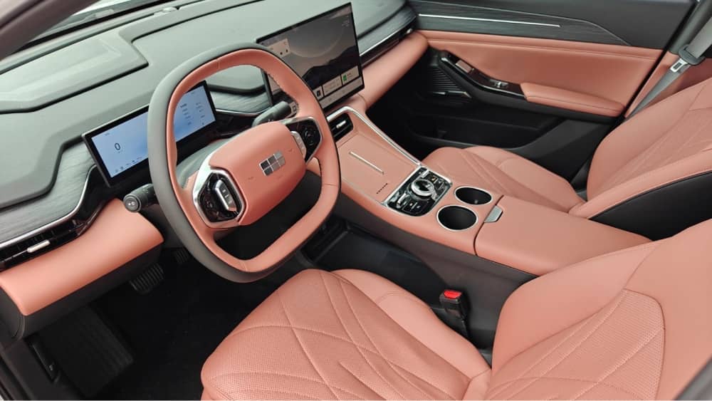 Geely Galaxy L6 EM-i: Un Sedán Híbrido Enchufable que Supera al BYD Qin L en Precio